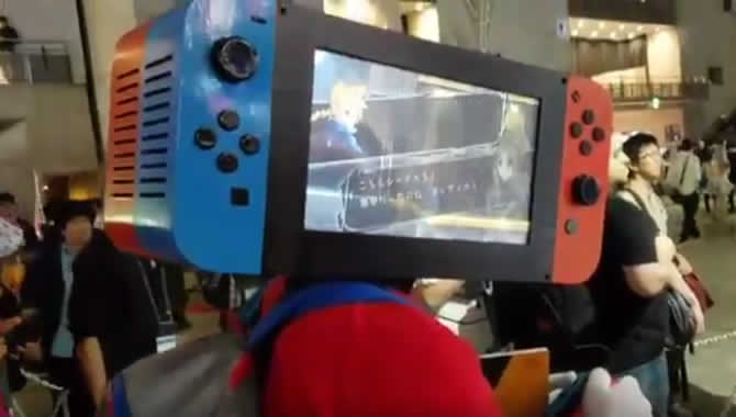 Tokyo Game Show 2017: Besucher trägt Nintendo Switch-Cosplay - Abgefahren!